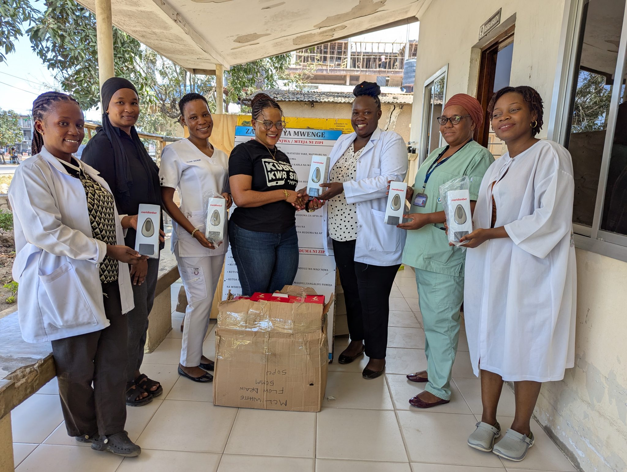 Meridianbet yaendeleza harakati za usafi hospitali ya Mwenge ...